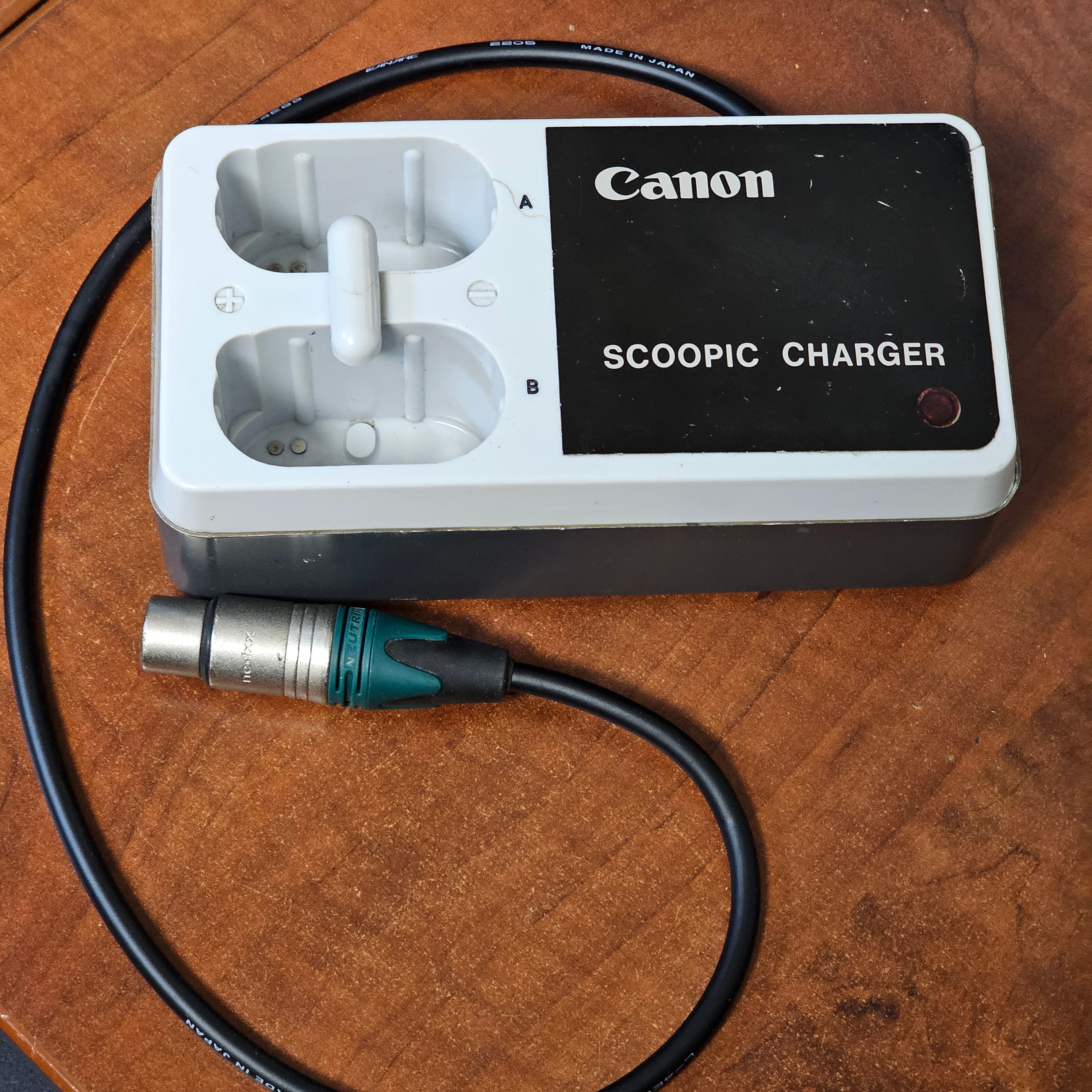 Canon Scoopic Dual battery Charger for Old Style Batteries – Du-All Camera