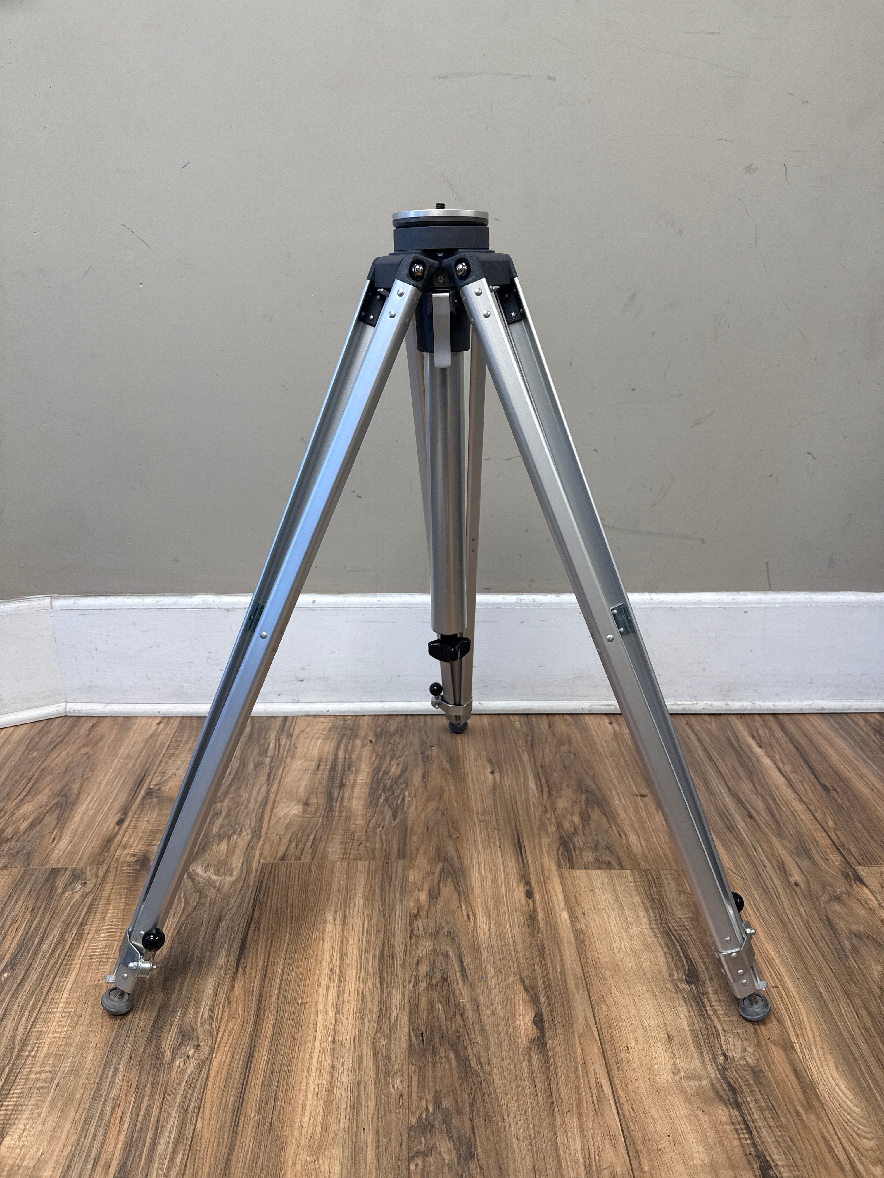 Miller Vintage Aluminum Tripod Legs – Du-All Camera
